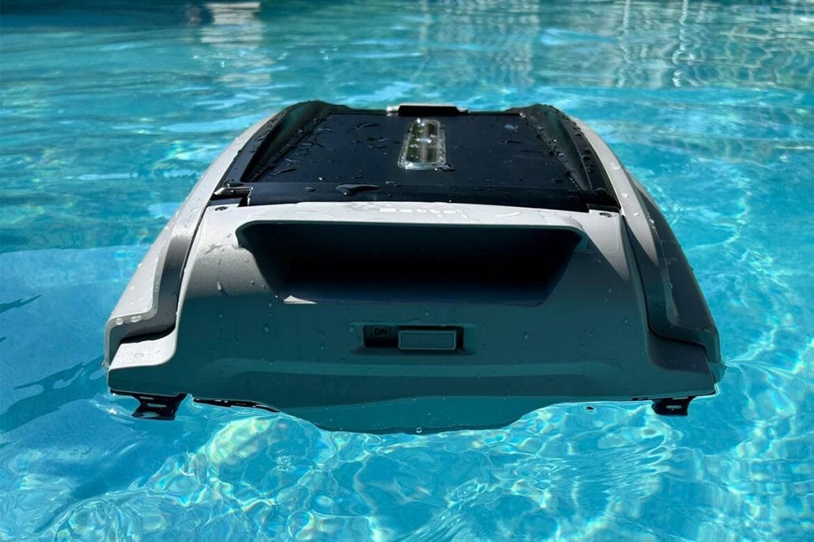 In-Depth Betta SE Plus Pool Skimmer Review - Feature Lens